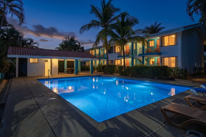 Golden Lasso Pool Oasis: Las Palmas Steps To Beach - Playa Hermosa