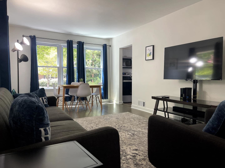 Lovely 3 Bedroom Home Near Downtown Greensboro - Greensboro, NC