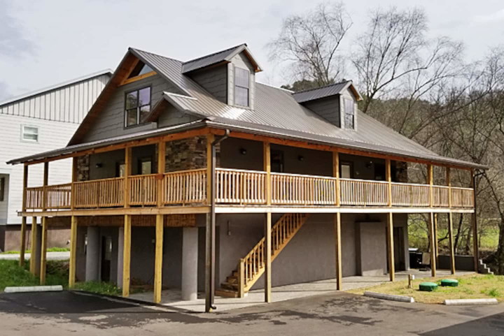 Trout Haven- Beautiful Cabin On Tellico River - Tellico Plains, TN