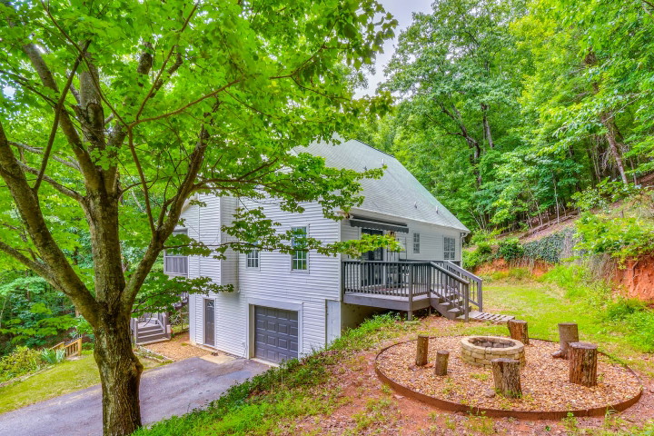 Near Helen, Waterfalls & Hiking! Quiet Mtn Retreat - Clermont, GA