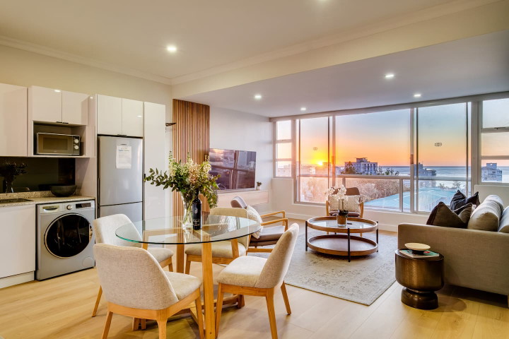 Chic Ocean Facing Penthouse Full Power Backup - Camps Bay