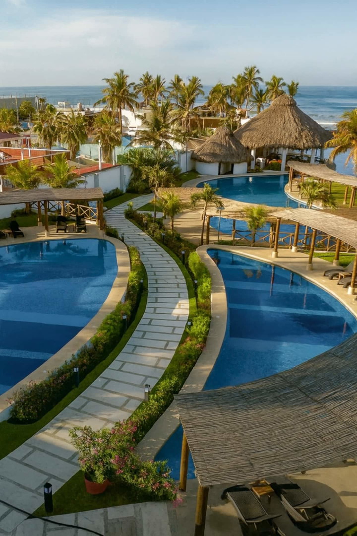Diamond, Private Beach Club, 8-person Paddle Tennis Courts - Acapulco