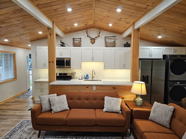 Caribou Cabin  Fireside & Hot Tub Retreat - New Hampshire (State)