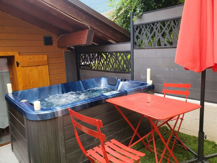 Petit Chalet Romantique Avec Jaccuzzi - La Clusaz