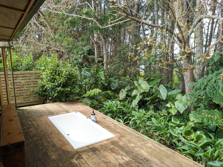 Serene Rural Raglan Stay With Sunken Outdoor Bath - Raglan