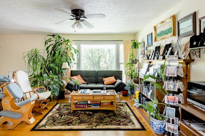 Green & Affordable: Blue Ridge Room Near Downtown - Charlottesville, VA