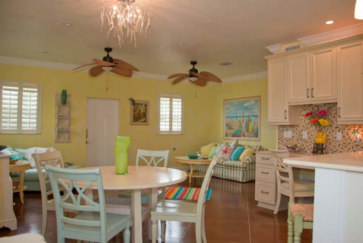 Beautiful Waterfront 2-bed/2-bath Island Getaway On Matlacha Island. - Sanibel Island, FL