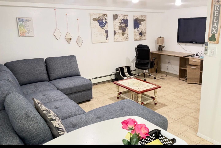 Walk To Everything, Free Parking, Washer/dryer - Massapequa, NY