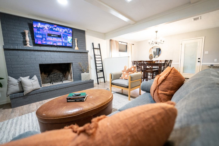 King Bed/pet Friendly/fenced Backyard/fast Wifi - Longview, TX