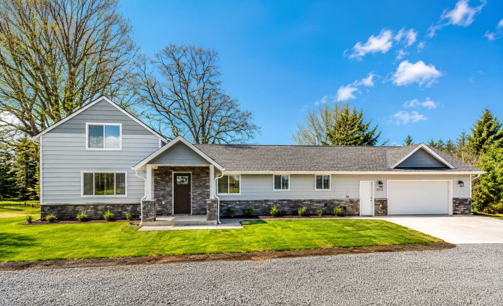 Beautiful Like New Home In A Quiet Neighborhood - Oregon City, OR