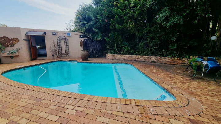 2. Cozy Cottage By The Pool - Johannesburg