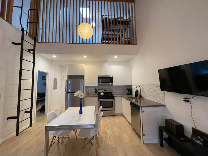 Loft 1700b Two Blocks From Bart And Amtrek - Berkeley, CA