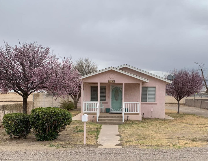 Vintage Little Pink Cottage - Safford, AZ