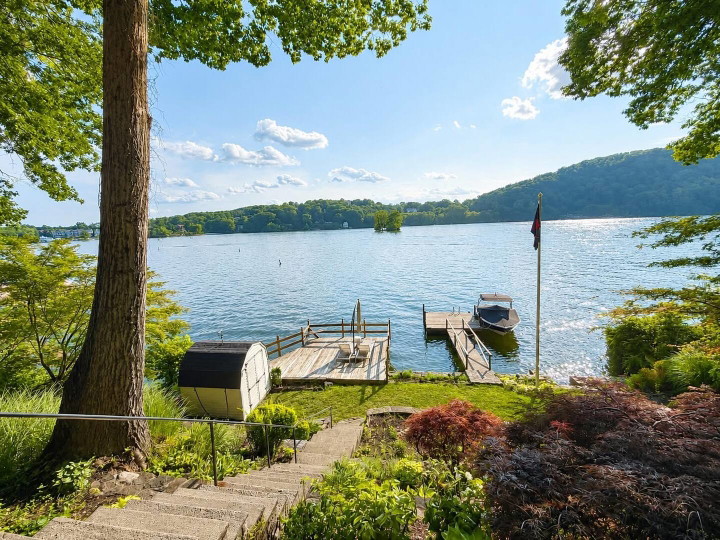 Dreamy Waterfront Paradise 90 Mins From Nyc - Danbury, CT