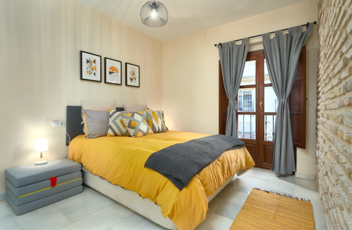 Apartment In Triana 2 Bedrooms - Sevilla