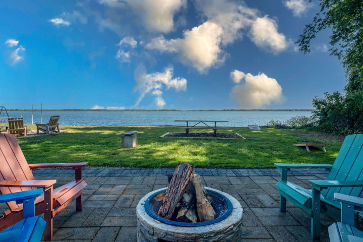 Lakefront 2br Nautical Cottage With Hot Tub - 伊利諾伊州