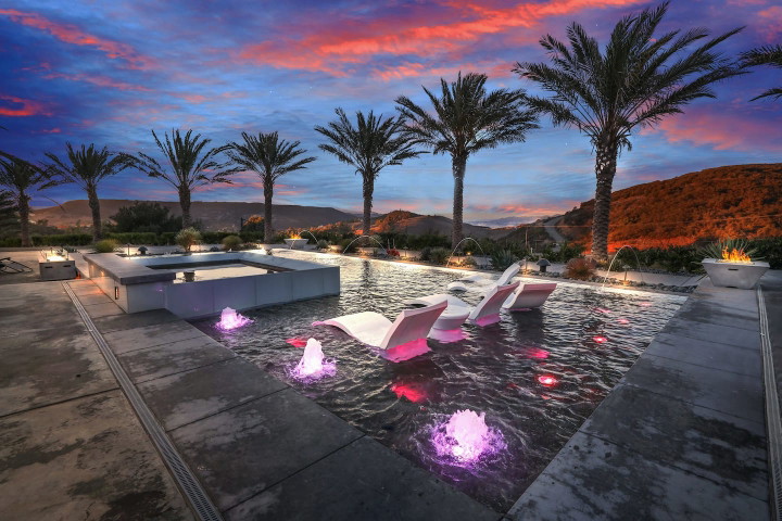 Iron Mansion Private Luxury Resort  Pool, Hot Tub - Temecula, CA