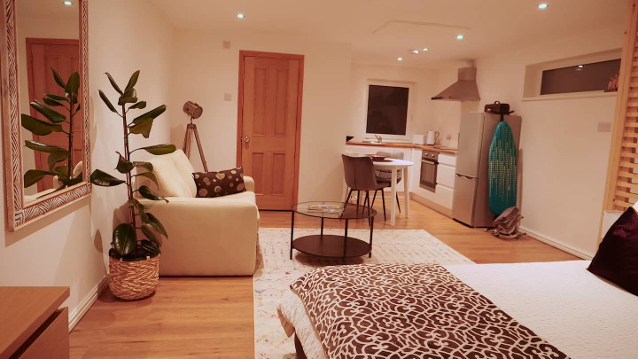Entire-place, Self Contained Studio In Bracknell - Bracknell