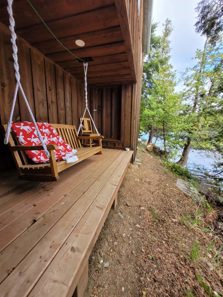 Romantic Cottage With Epic Lake Views - Val-des-Monts