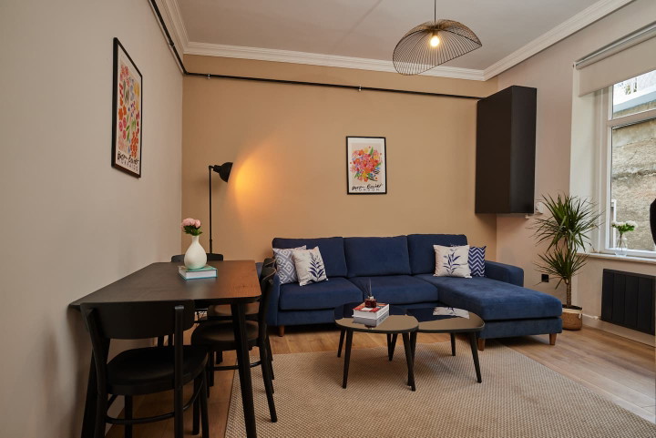 Stunning 3br | 2 Bathrooms + Ac | Center - İstanbul