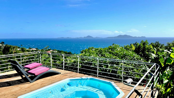 Corossol Sur Les Flancs Des Monts Caraïbes - Guadeloupe