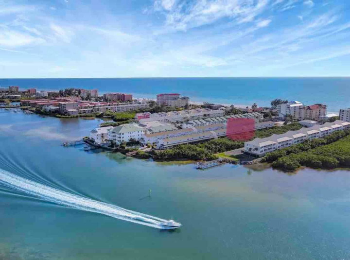Familes-townhome, Walk2beach, Heatedpool, Elevator - Indian Shores, FL