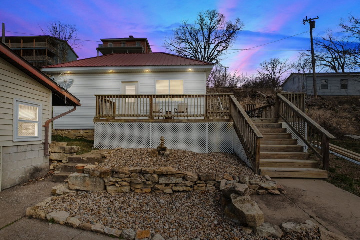 Main Street Cottage With Hot Tub - Grafton, IL