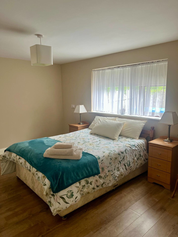 Ensuite Double Room, Private Access, Westport - Westport, Ireland