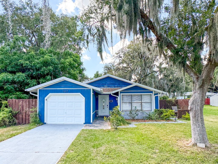 Cozy Cottage,  Private Back Yard, And Free Coffee! - The Villages, FL