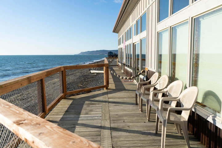 Beautiful Beachfront Lodging: Captain's Suite - Homer, AK