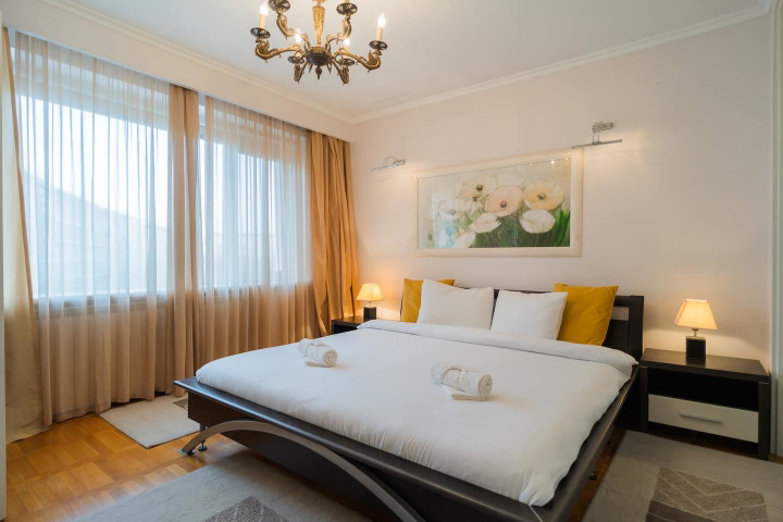 Classic Stay Next To Calea Victoriei Avenue - Bucharest