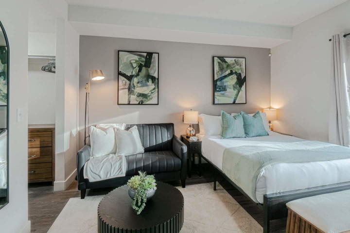 Stylish Studio N/convention Ctr - Pool, Htub+more! - Salt Lake City, UT