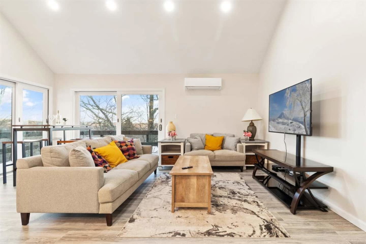 Modern Living On Camelback Resort Ski-in Ski-out - Tannersville, PA