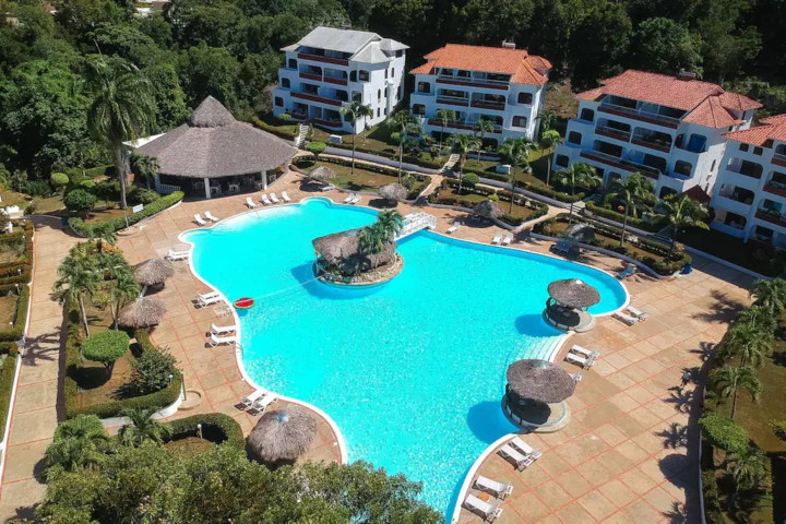 Lovely 2 Bedroom Condo With Pool - Sosúa