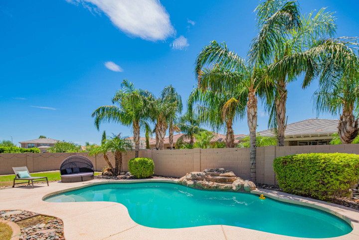 Desert Oasis - 4 Bedroom Vacation Home - Peoria, AZ
