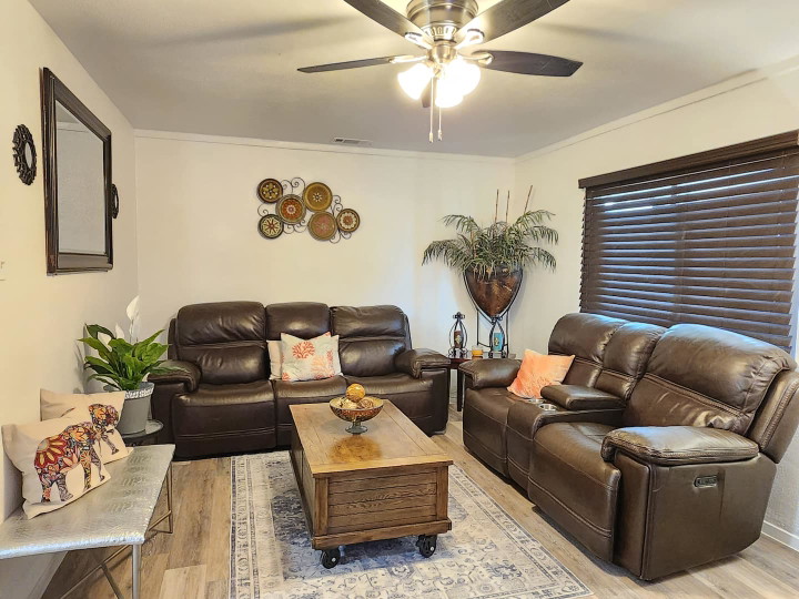 Your 5 Beds Home Away From Home. 4 Bedrooms, 2.5b - Hobbs, NM