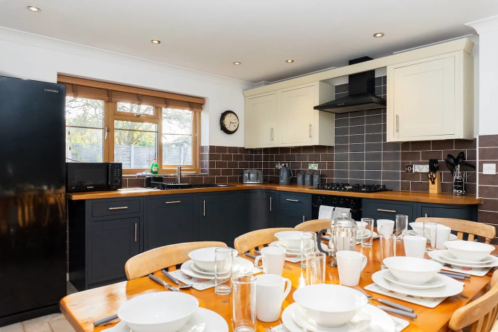 Gloucester:4 Bed Home-parking-garden-work/leisure - Worcestershire