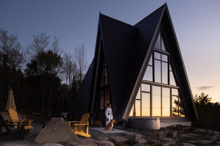 Private Waterfront Timber A-frame  Hot Tub2 Acre - Ontario
