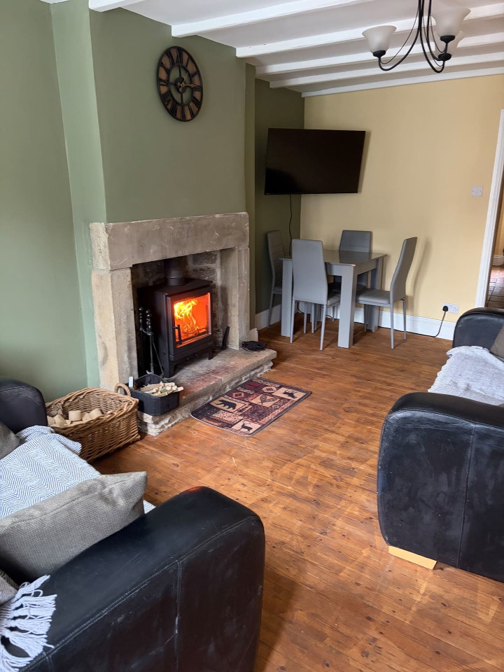 2 Bed Cottage Set In The Middle Off Tideswell - Tideswell