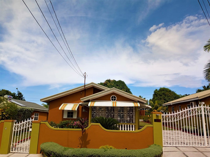 Stunning 2 Bed 1 Bath, Greenwich Estate, Drax Hall - Jamaica