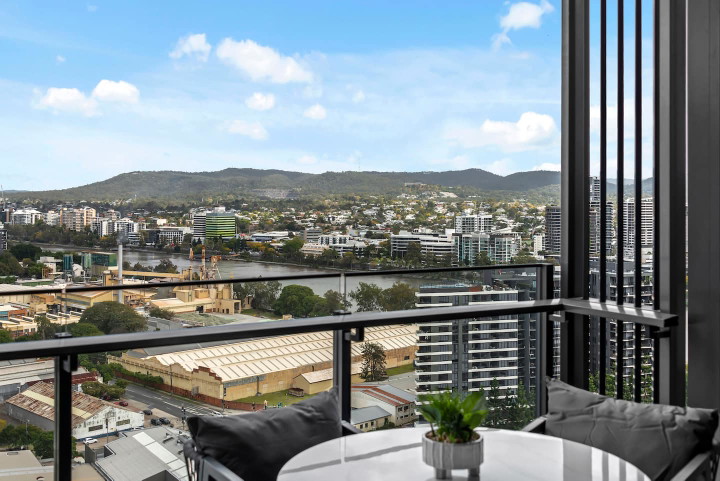 Sunset View 1br In South Bank W/ Parking & Pool - Brisbane