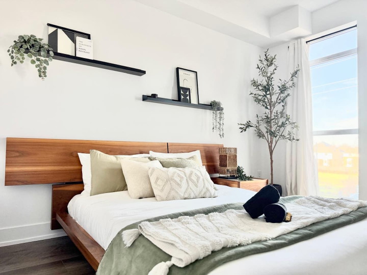Private Luxury Condo Waterdown Coffee Bar & Xbox - Burlington