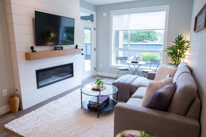 The Hudson | New 1 Bed Condo With Mtn Views - Harrison Hot Springs