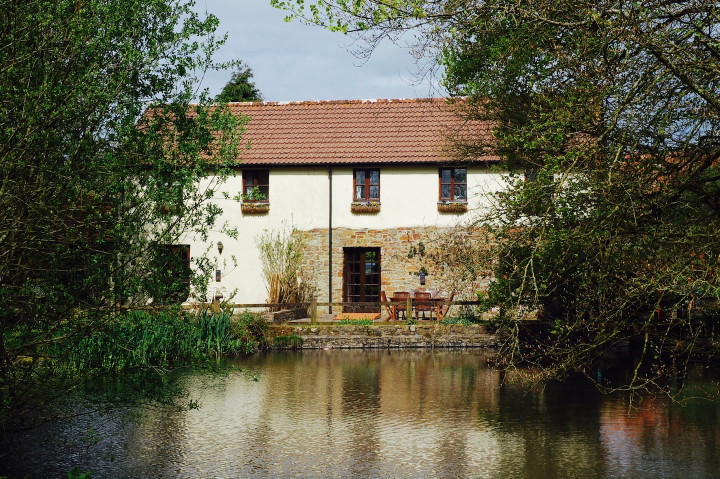 Otters Cottage, Lilypond Cottages - Devon