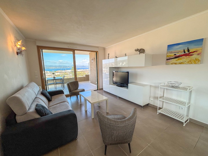 Azura - Appartement Climatisé Vue Mer Plage à Pied - Cavalaire-sur-Mer