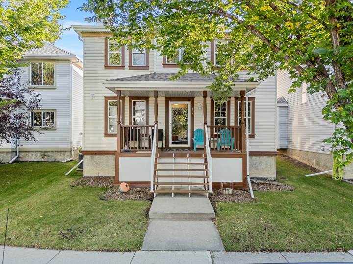 Relaxing Family Home. 3 Bedrooms 4 Beds. - Calgary