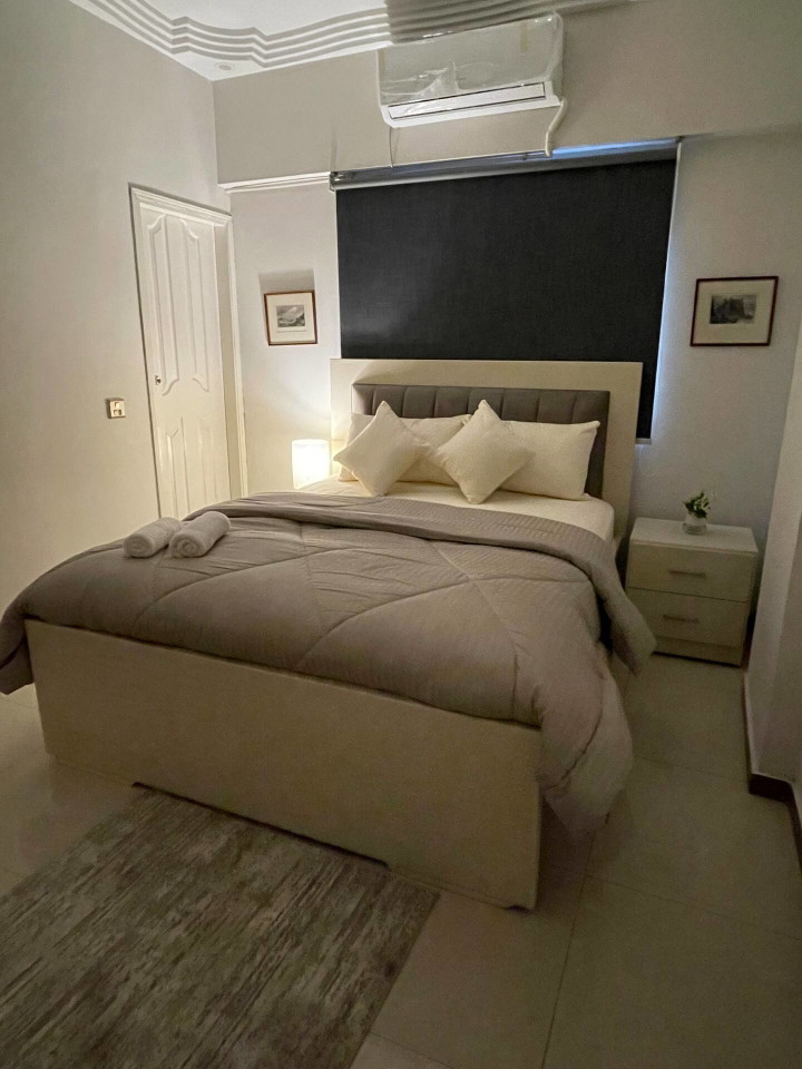 Sleek Minimalist Studio| Dha 6 |Self Check-in - Karachi