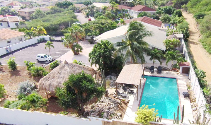 Bougainvillea: Private Garden Bungalow In Curaçao - Curaçao