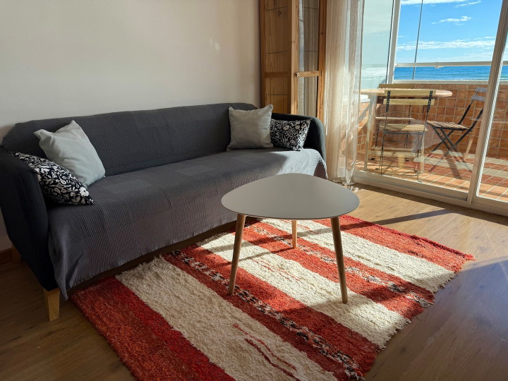 Bel Appartement Face à La Mer - Castelldefels