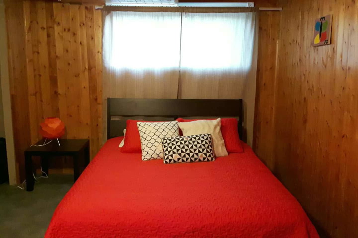 Suite With Private Entrance 20 Min To Yyc Airport - Airdrie
